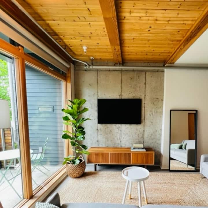 Rose City Modern Loft - Hollywood - Portland