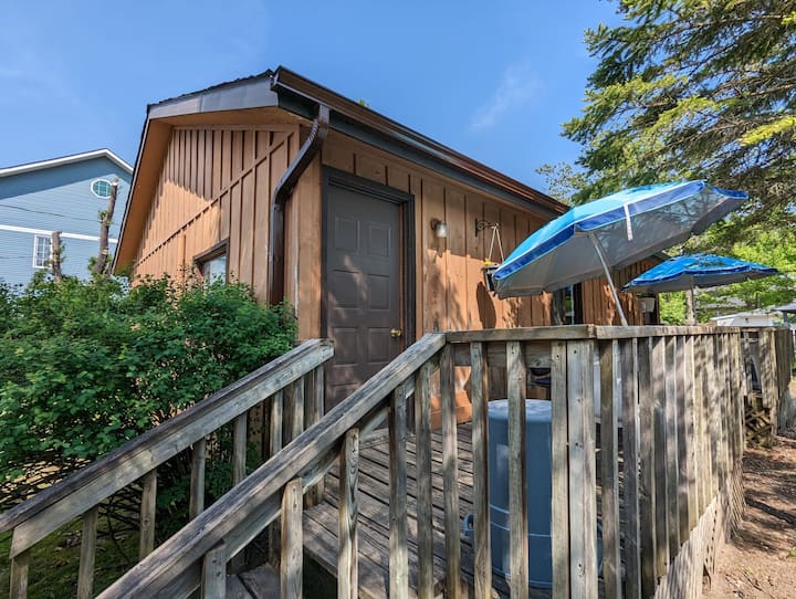Tiny Wood Cottage #7 - Wasaga Beach