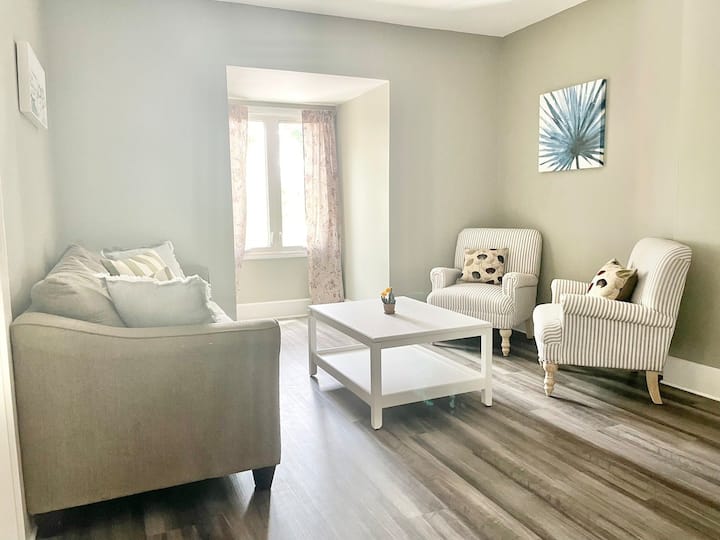 Cozy 1br Downtown Getaway W/ Free Parking - Garfield Park Indianapolis
