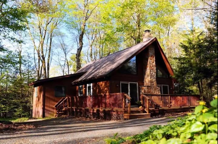 °A/c°w/d°bbq°heart Of Poconos °Fireplace°hot Tub - Mount Pocono, PA