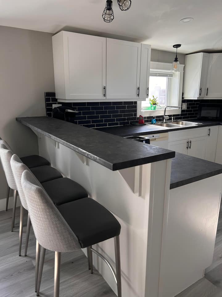 Comfortable 3 Bedroom Apartment With Free Laundry - Saint John