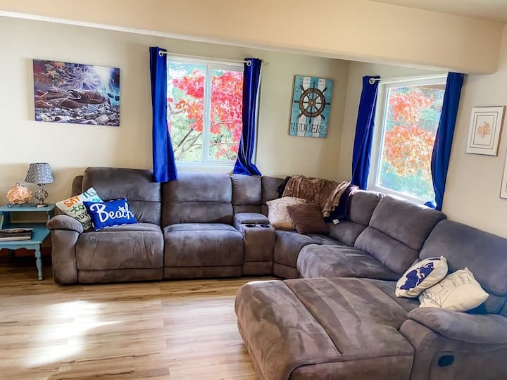 Beachfront Apartment - Ketchikan, AK