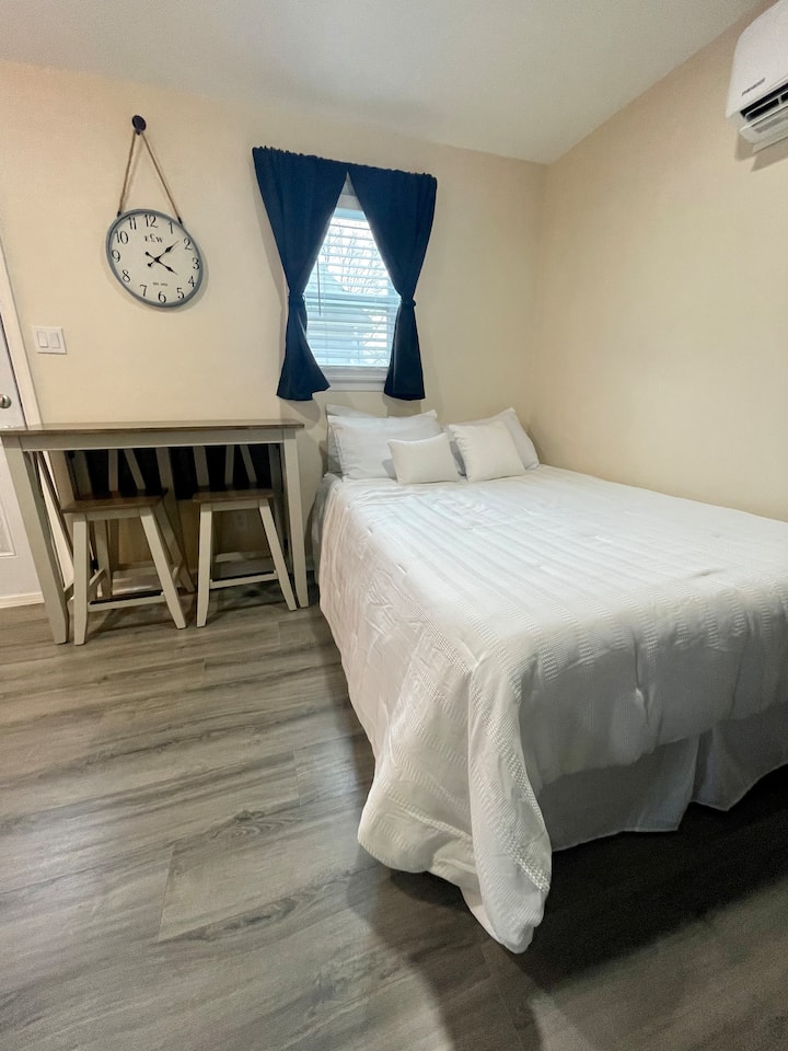 The Lodge! 1br Studio With Private Entrance. - Chesapeake, VA
