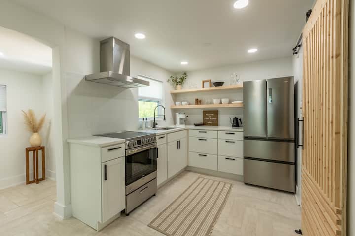 Serene Getaway At Casa Blanca - Jacksonville, FL