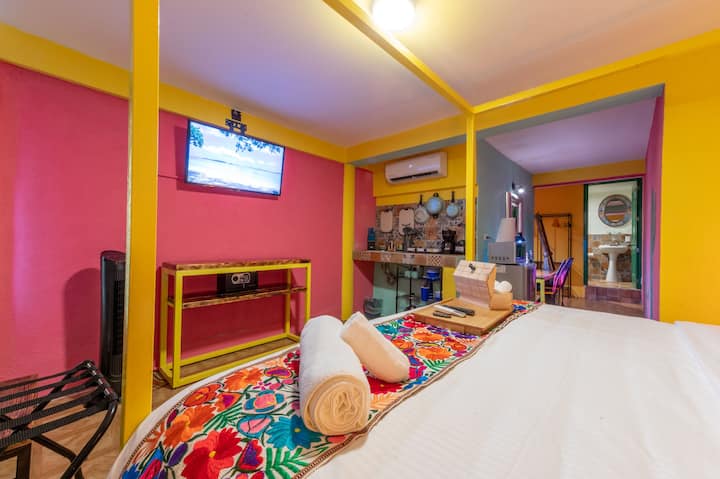 Casa Colibrí Malecón #7 Studio, Downtown + Beach - Puerto Vallarta