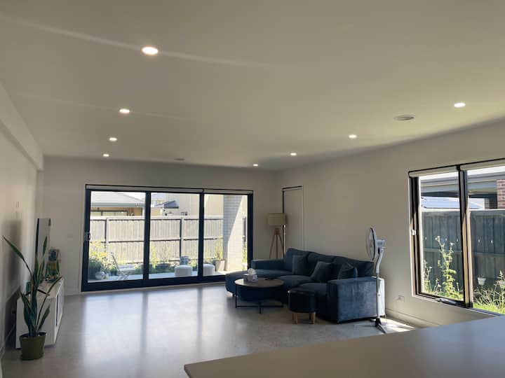 2 Private Bedrooms For 4 People! - Koo Wee Rup