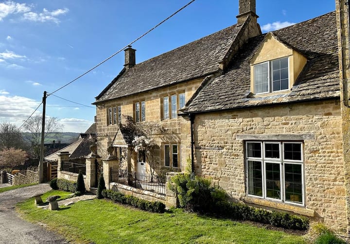 Beautiful 5 Bed Cotswold Stone House - Stow-on-the-Wold