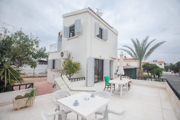 Peaceful Cozy Great Location - Protaras