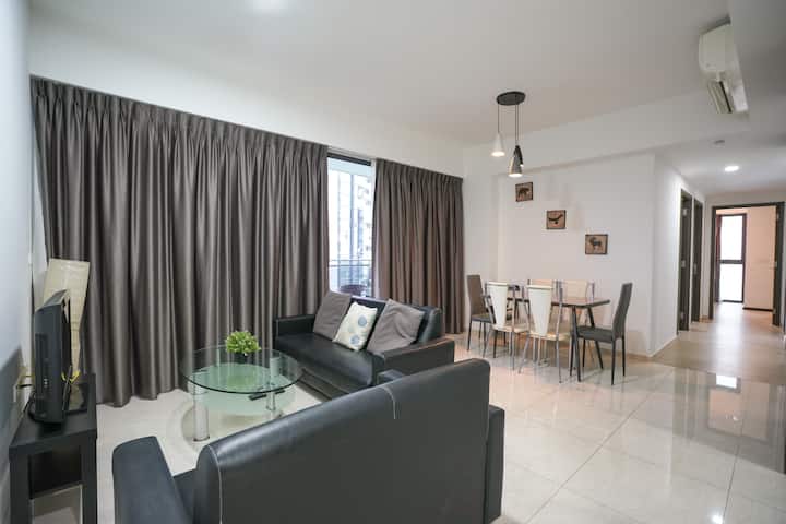 Lavish Land | Parc Riviera - Singapour