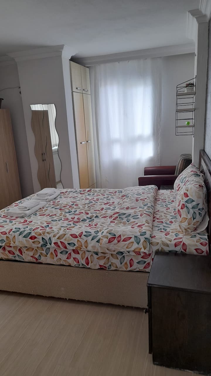 Kuşadası Merkezinde Ferah 1+1 Daire - Kuşadası