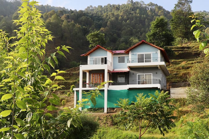 Meraki Himalayan Vista - Private 3 Bedroom Villa - Mukteshwar