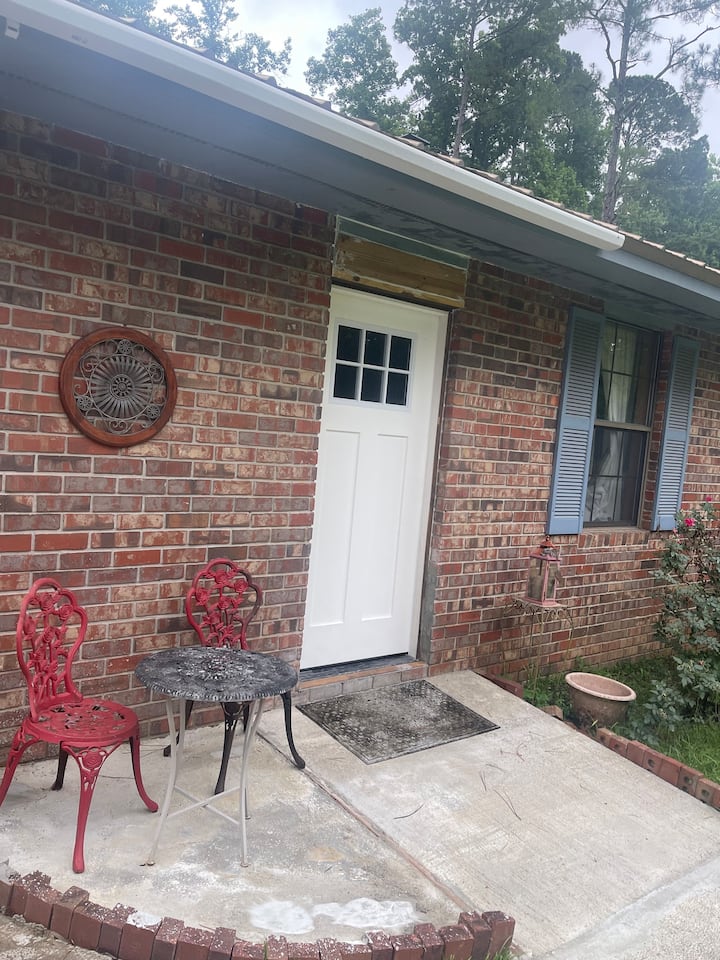 Furnished Eficiency Near Grady Hsptl - Cairo, GA