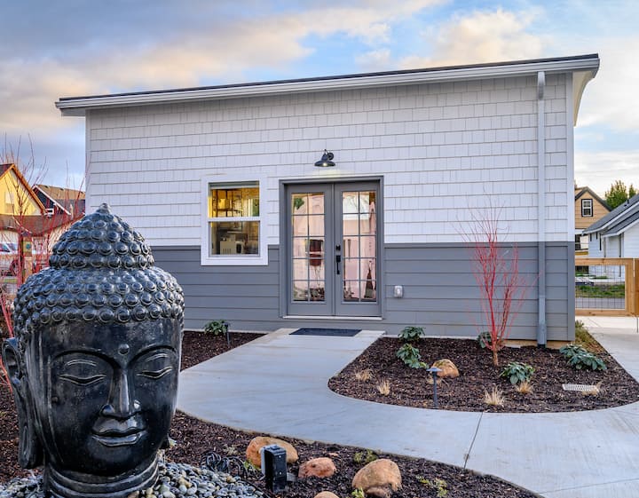 Boutique Retreat-glam Cottage - 맥민빌