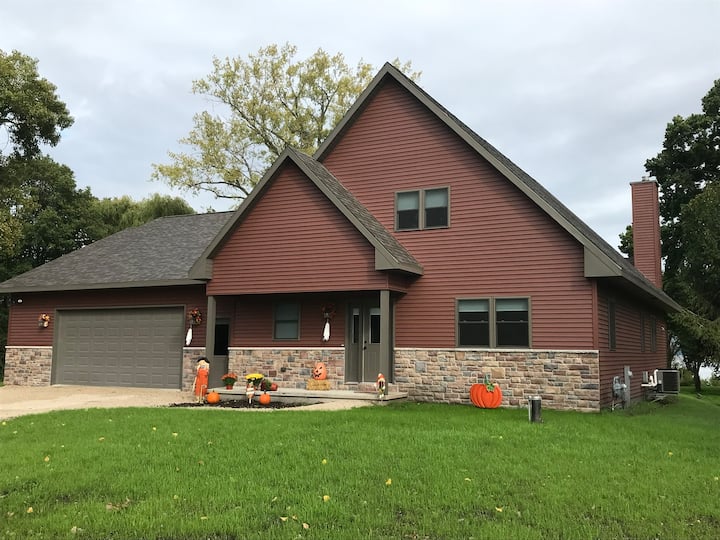 Lake Front House - Fond du Lac, WI