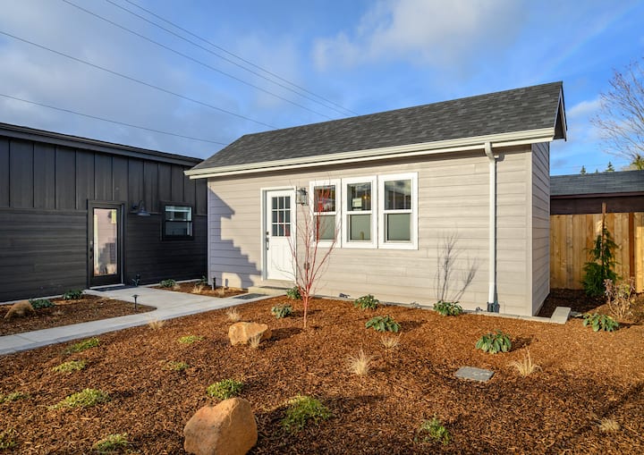 Boutique Retreat-coastal Cottage - McMinnville, OR