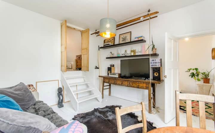 Trendy 2 Bedroom Flat, Willesden Green - London