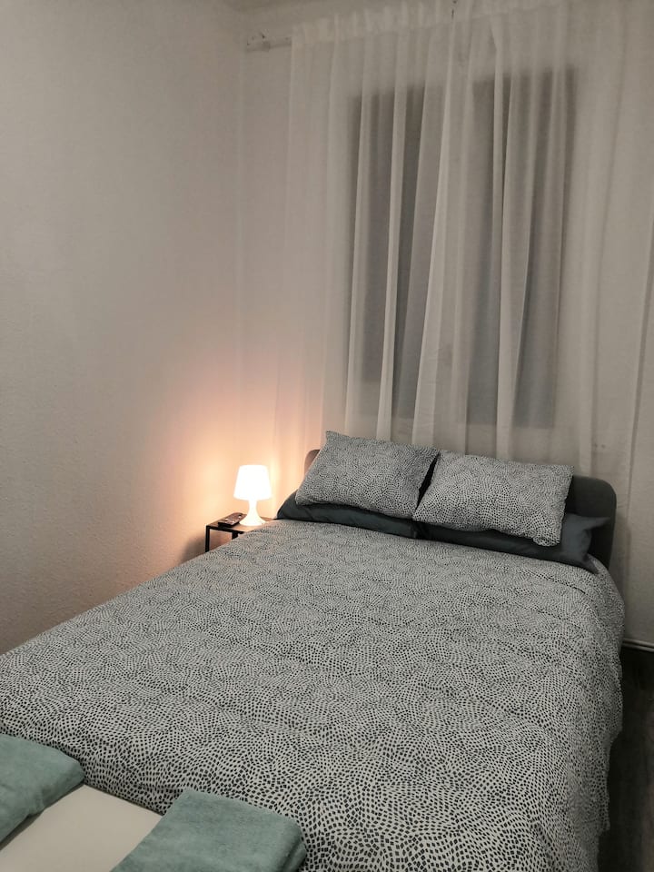 Pequeña Y Sencilla Habitación En El Centro. - Saragosse