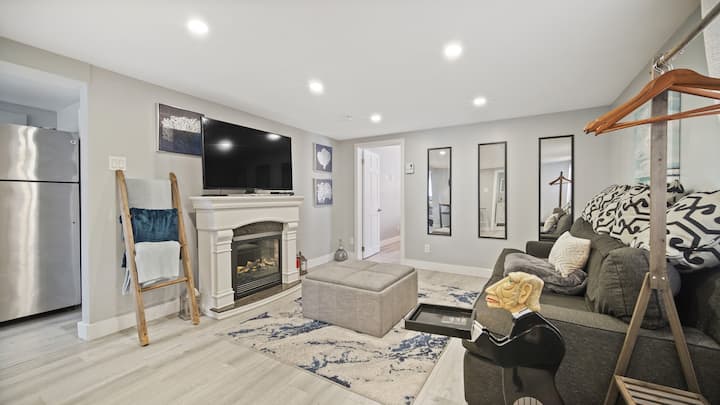 Cozy Corner- Modern Apartment Close To Amenities! - 聖約翰