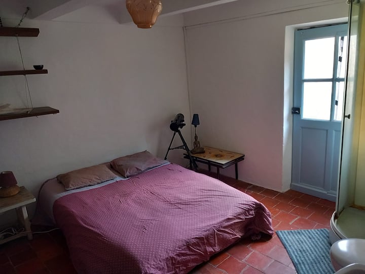 Chambre Dans Maison Rurale, D/wc - Puget-Théniers