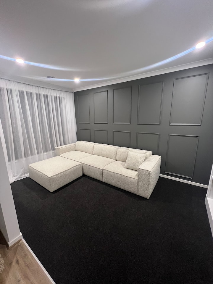 3 Rooms Available In A Shared House - Shepparton