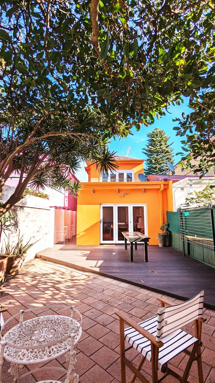 Jet Flamingo: The Surf House - Bondi Beach
