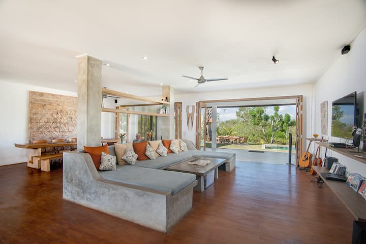 President Retreat Near Padang Padang Beach - Uluwatu