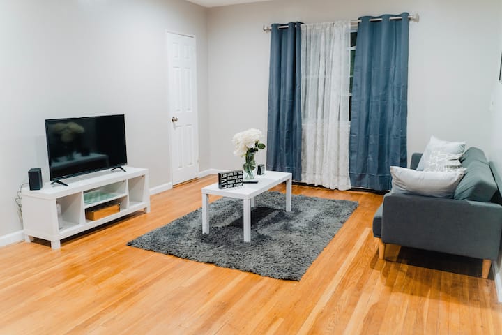 Cozy Chill Zone: Mins From Jfk! - Garden City, NY