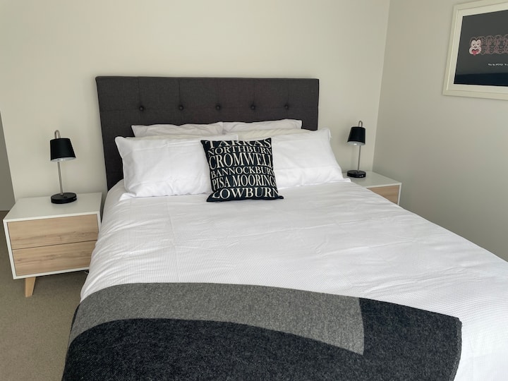 Purpose-built Suite With Stunning Valley Views - Cromwell