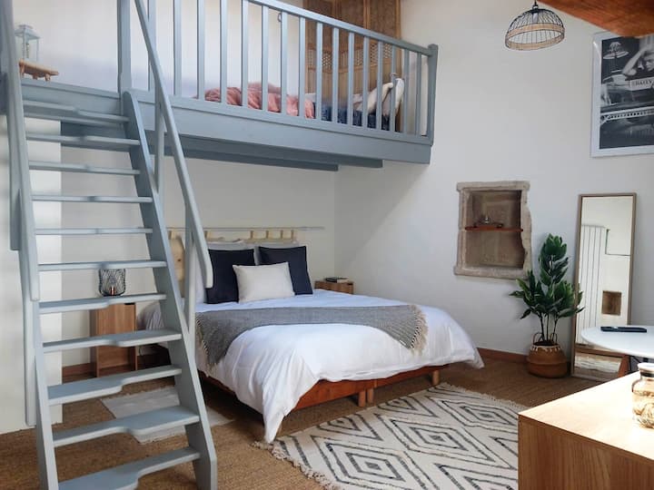 Chambre Spacieuse Avec Espace Jacuzzi Et Petit Dej - Lunel