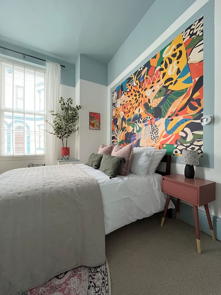 The Savanah Suite - Stunning Studio - Plymouth