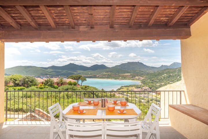 Guesthost - Porto Rotondo Roomy Flat W Terrace - Golfo Aranci