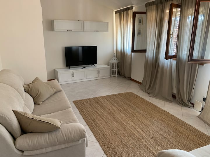Stanza Con Bagno A Camaiore,soggiorna Con Leonardo - Camaiore