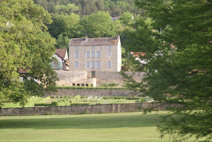 L'école Du Château De Barbirey - 30 Min De Beaune - Châteauneuf