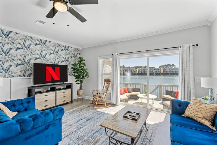 Live On The Water! Lake Palmetto Palm W/ Patio - 10min To Downtown & Beaches - Charleston, SC