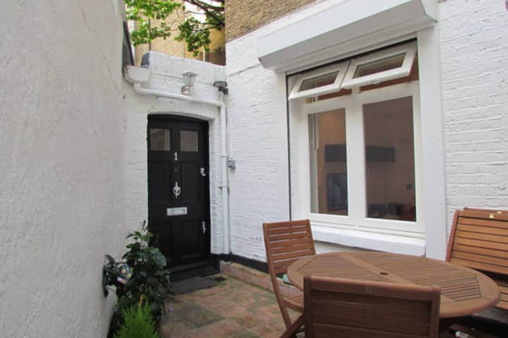 Modern Kensington Smart Home - London