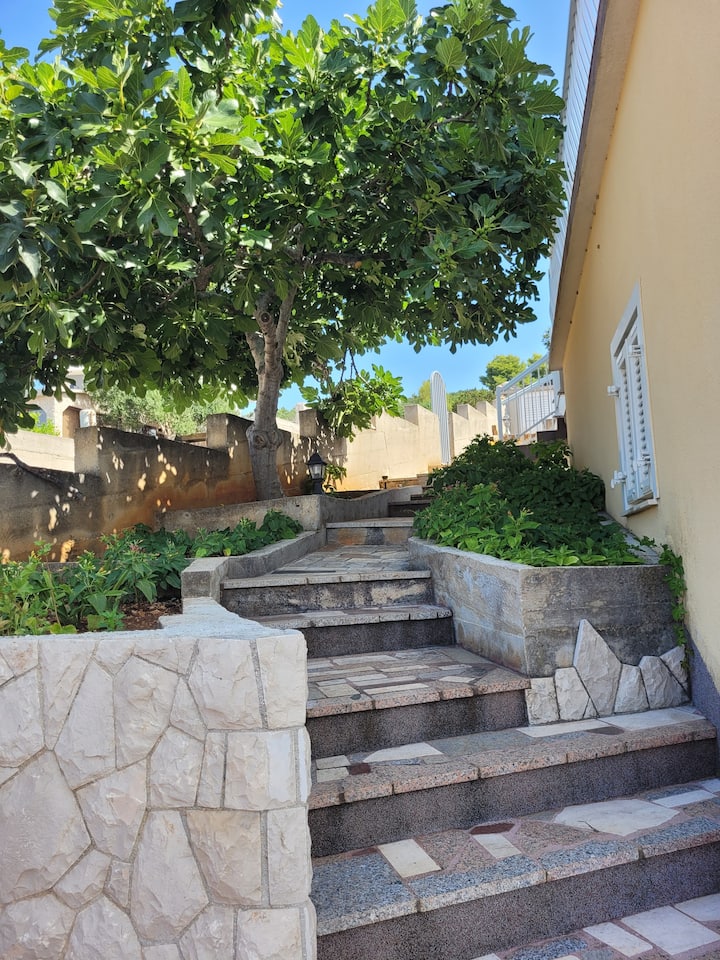Ciovo Island, Beach, King Bed, Family Friendly - Trogir
