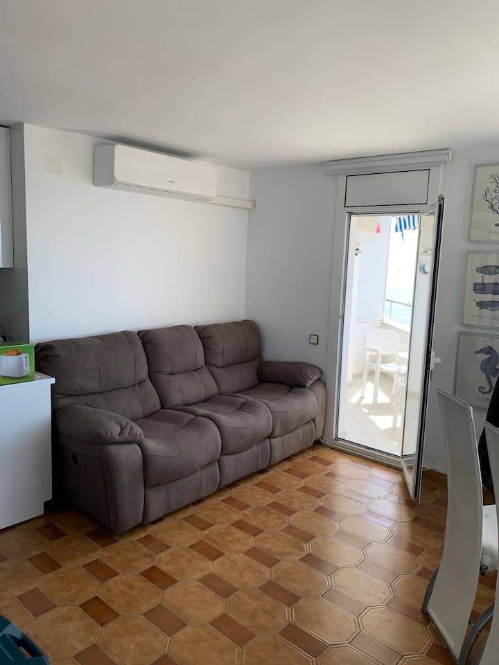Beachfront Apartment N/barcelona. Seaview. 1linea. - Calella