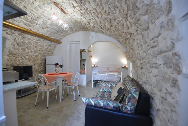 Tavernetta A Botte In Pietra - Carovigno