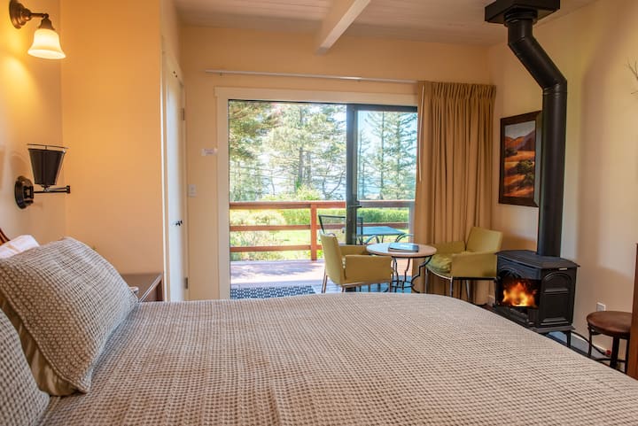 Cozy Corner - Mendocino, CA