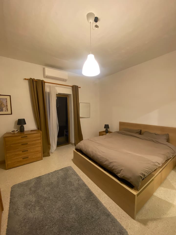 Private Ensuit Room / Central Location 1 - La Valetta