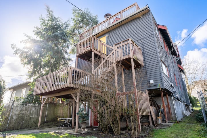4 Level Top Of Tacoma Home - 塔科馬