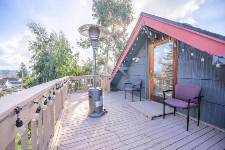 4 Level Top Of Tacoma Home - Ruston, WA