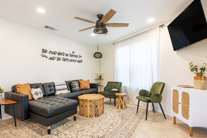 Downtown Gem | Pearl Bungalow @ Beer Ranch Project - Wimberley, TX