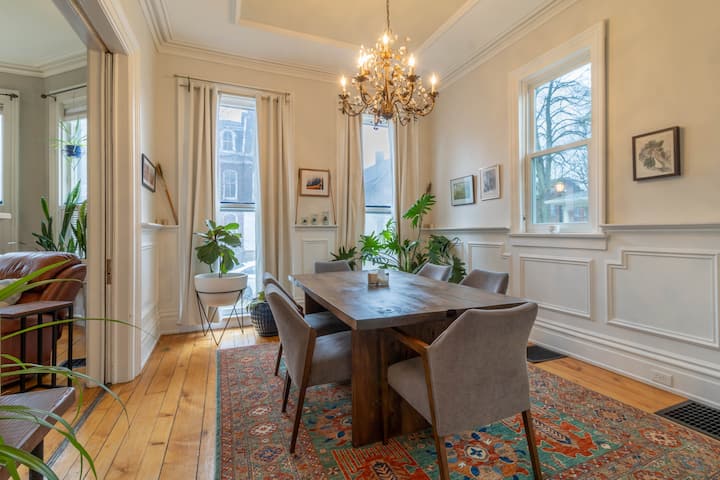 Allentown Chic: 2-story Elegance, Family-friendly - Buffalo, NY