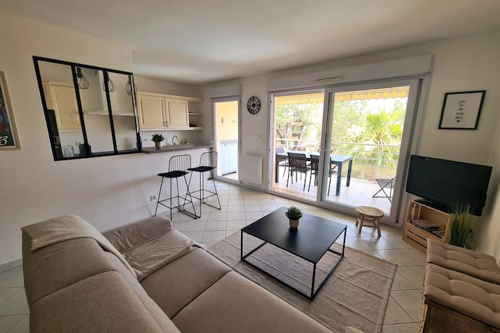 Appartement Avec Piscine à 6min à Pied De La Plage - Fréjus