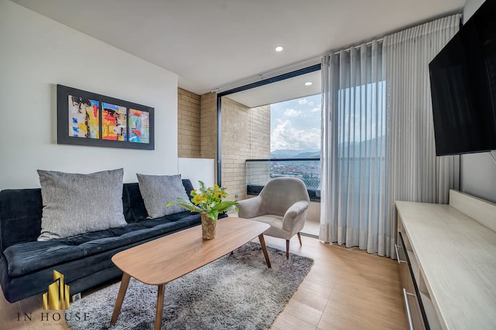 Class 48 1303 - Bright / Views / Balcony - Sabaneta