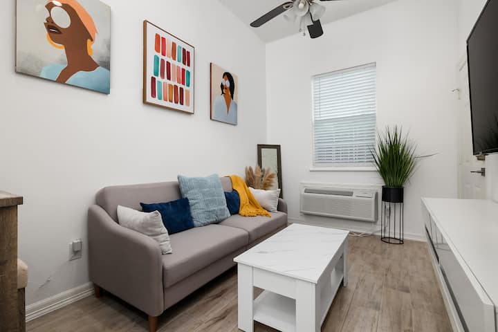 Relaxation Pad - Pharr, TX