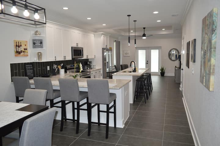 Discounted! New Home In The Heart Of Tpa! - Tampa, FL