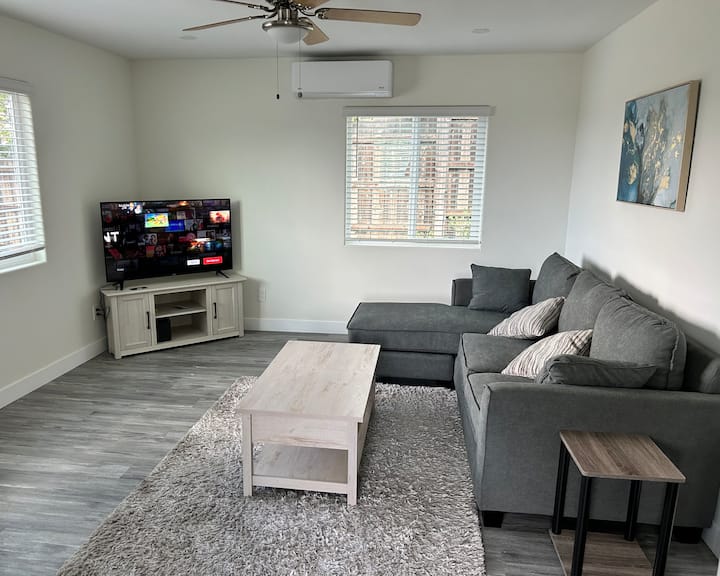 House, 2 Bedroom, 2 Bathroom - La Mesa, CA