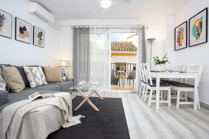 In The Heart Of Marbella's Down Town With Garage - Marbella